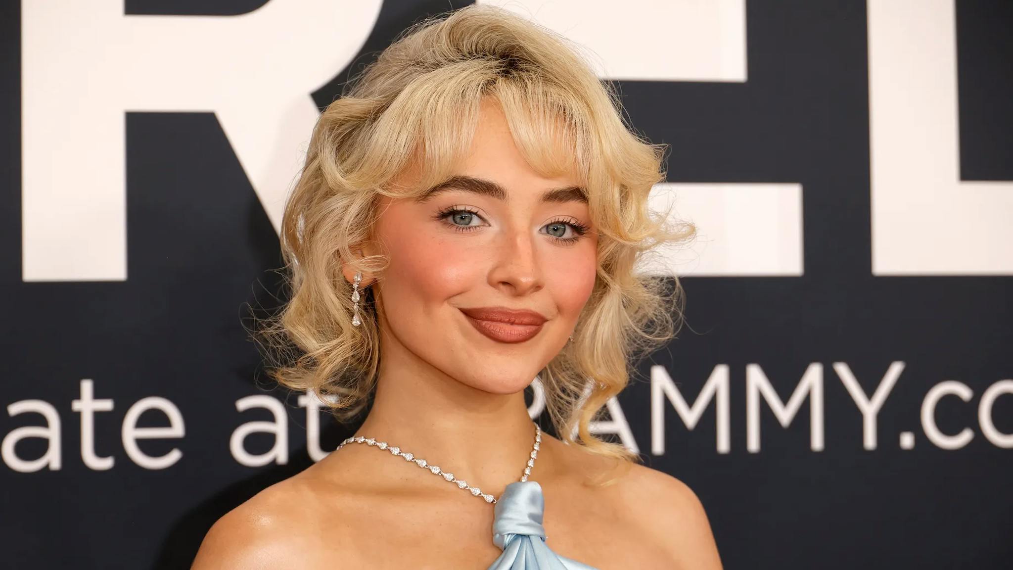 Sabrina Carpenter's Grammy Makeup Look | Gee Beauty